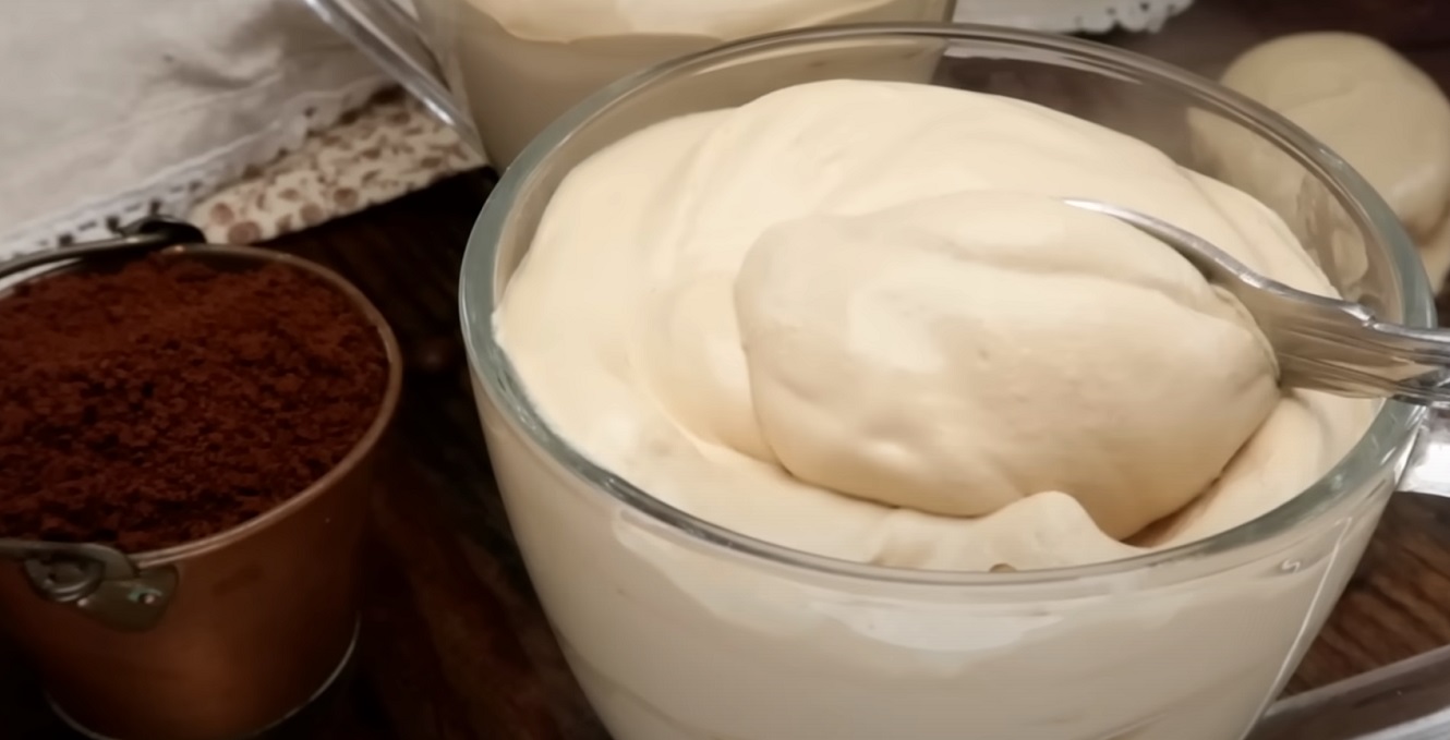 "Receita de Creme para Café Super Cremoso"