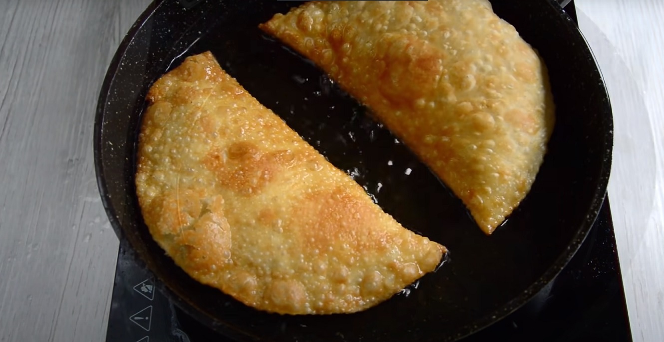 Massa de Pastel Caseiro: Frito, Recheado e Irresistível