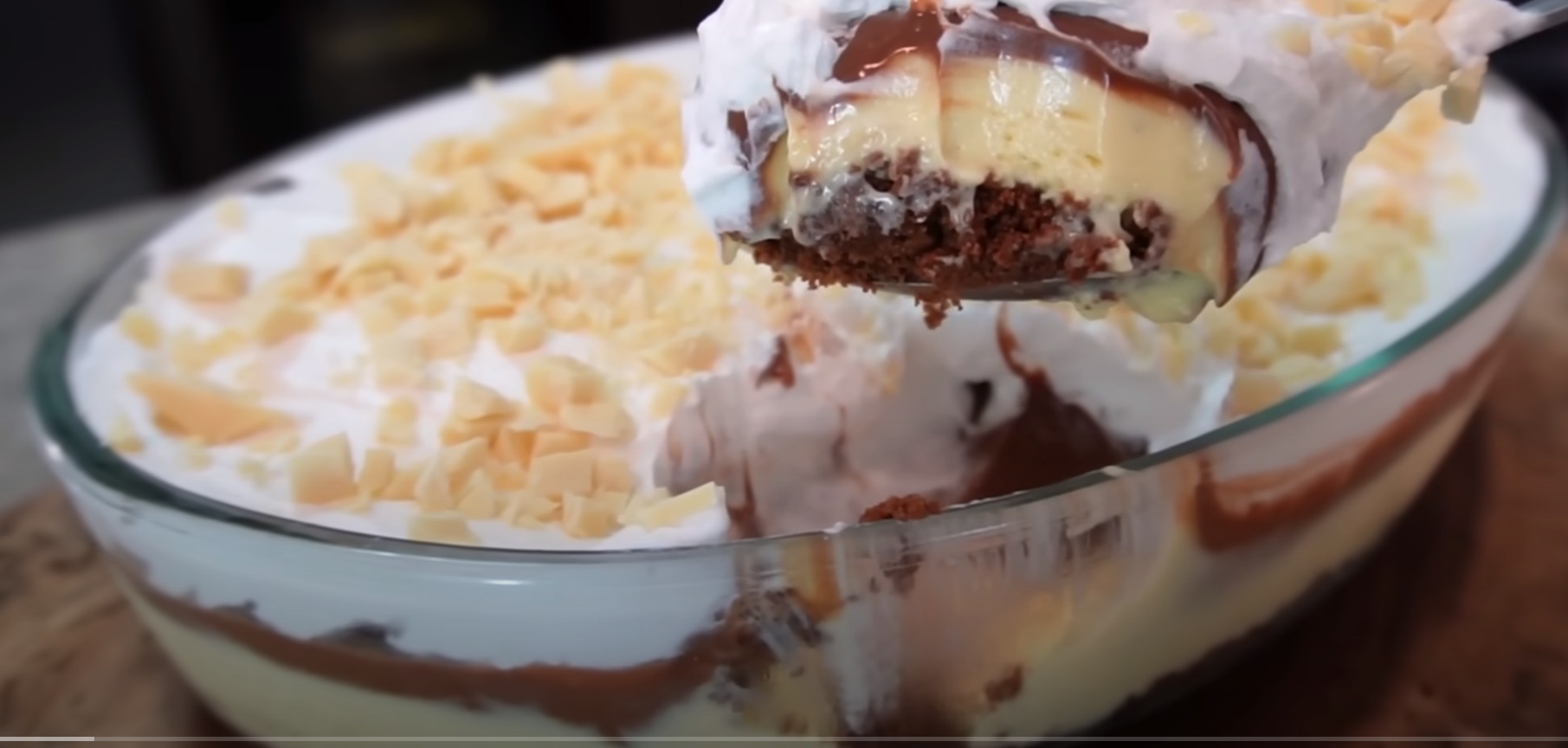 Delicioso Pavê com Mousse de Maracujá e Chocolate