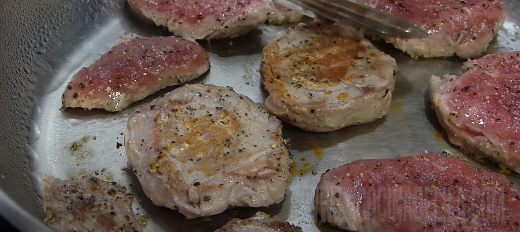 "Saboroso Filé Mignon Suíno na Manteiga: Uma Delícia Caseira!"