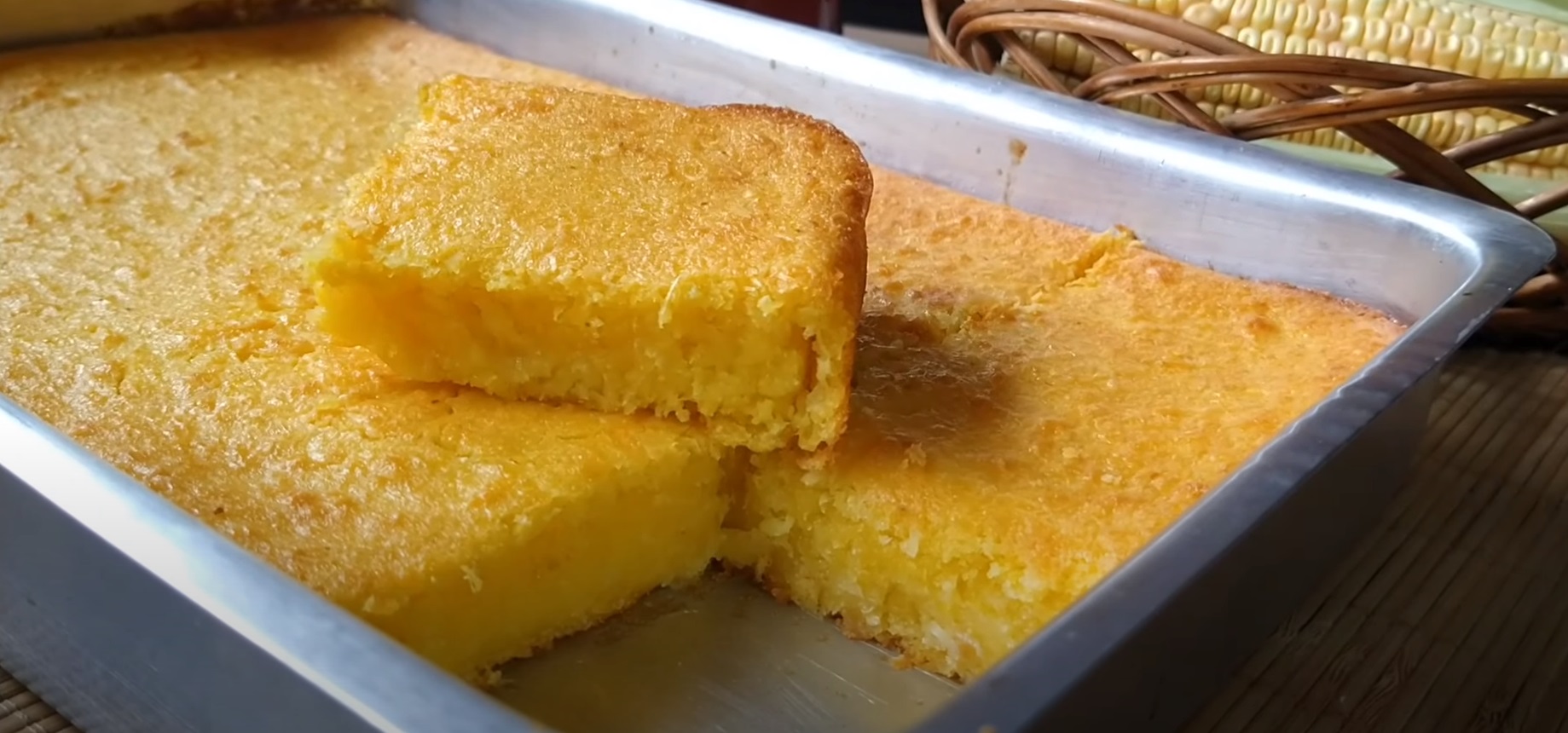 bolo de milho cozido com fuba cremoso