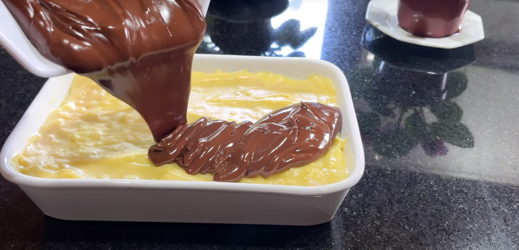 Pave de mousse de maracuja cremoso com brigadeiro